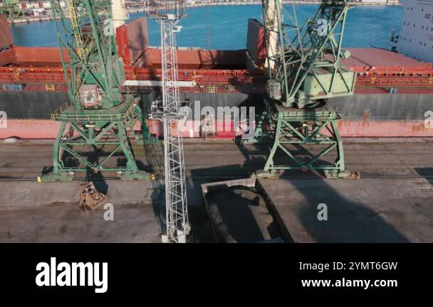 Shipping seed Stock Videos & Footage - HD and 4K Video Clips - Alamy