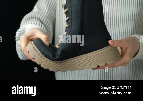 Flexion and extension of the boot, excellent flexibility of the sole of ...