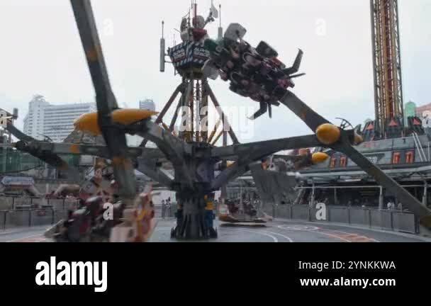 Genting Highlands, Pahang, Malaysia : Genting sky worlds outdoor theme ...