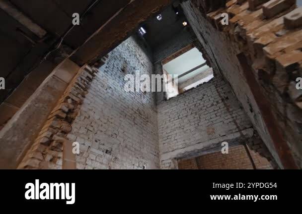 Lift pit Stock Videos & Footage - HD and 4K Video Clips - Alamy