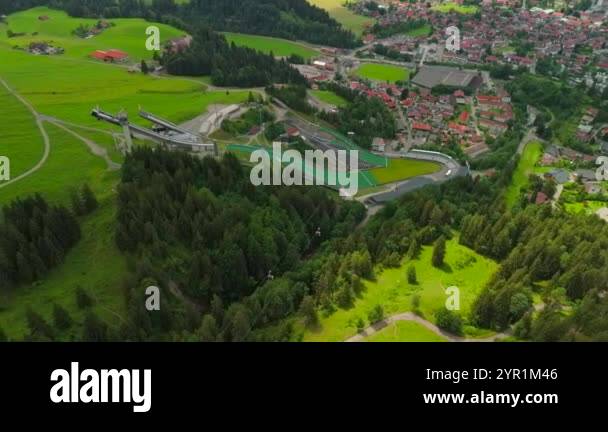 Schattenberg Skistadion in Oberstdorf, Deutschland Luftaufnahme. Orlen ...