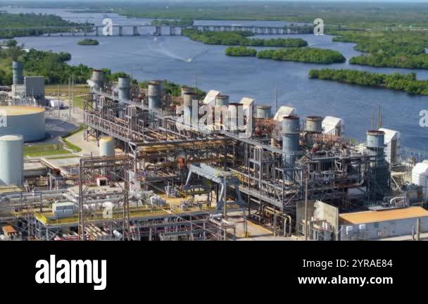 Electric energy production from fossil fuel. Fort Myers power station ...