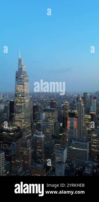 Marvel at the stunning New York City skyline in the evening. The Empire ...