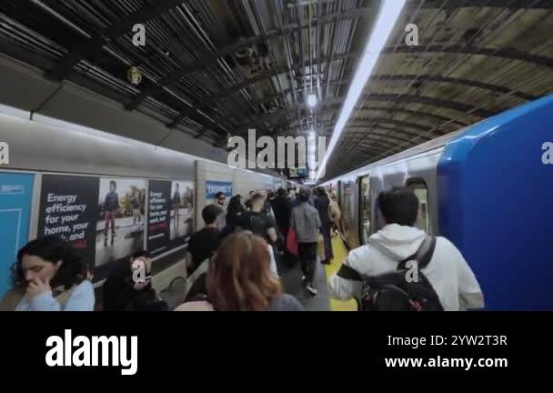 Crowd new york platform Stock Videos & Footage - HD and 4K Video Clips ...