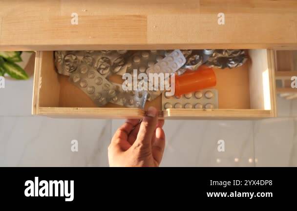 Different pill types Stock Videos & Footage - HD and 4K Video Clips - Alamy