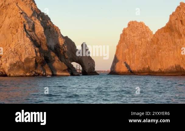 Los Cabos, B.C.S., Mexico. Dec 1, 2024. Back view the arch of Cabo San ...