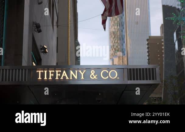 NEW YORK, USA - NOVEMBER 29, 2024: The iconic Tiffany Co. storefront ...