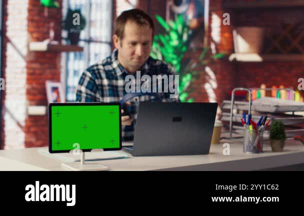 Spreadsheets screen Stock Videos & Footage - HD and 4K Video Clips - Alamy