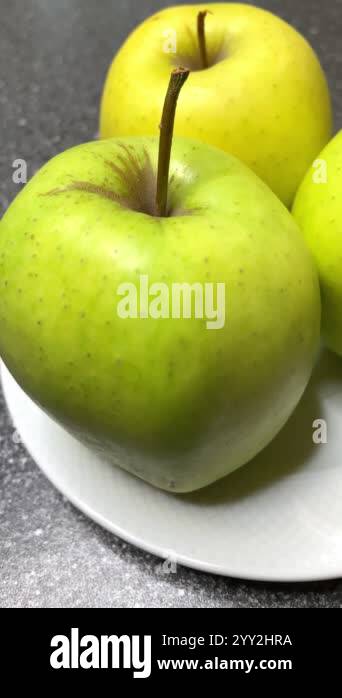 Apple, apples, green, yellow, plate, white, gray, table, kitchen, food ...