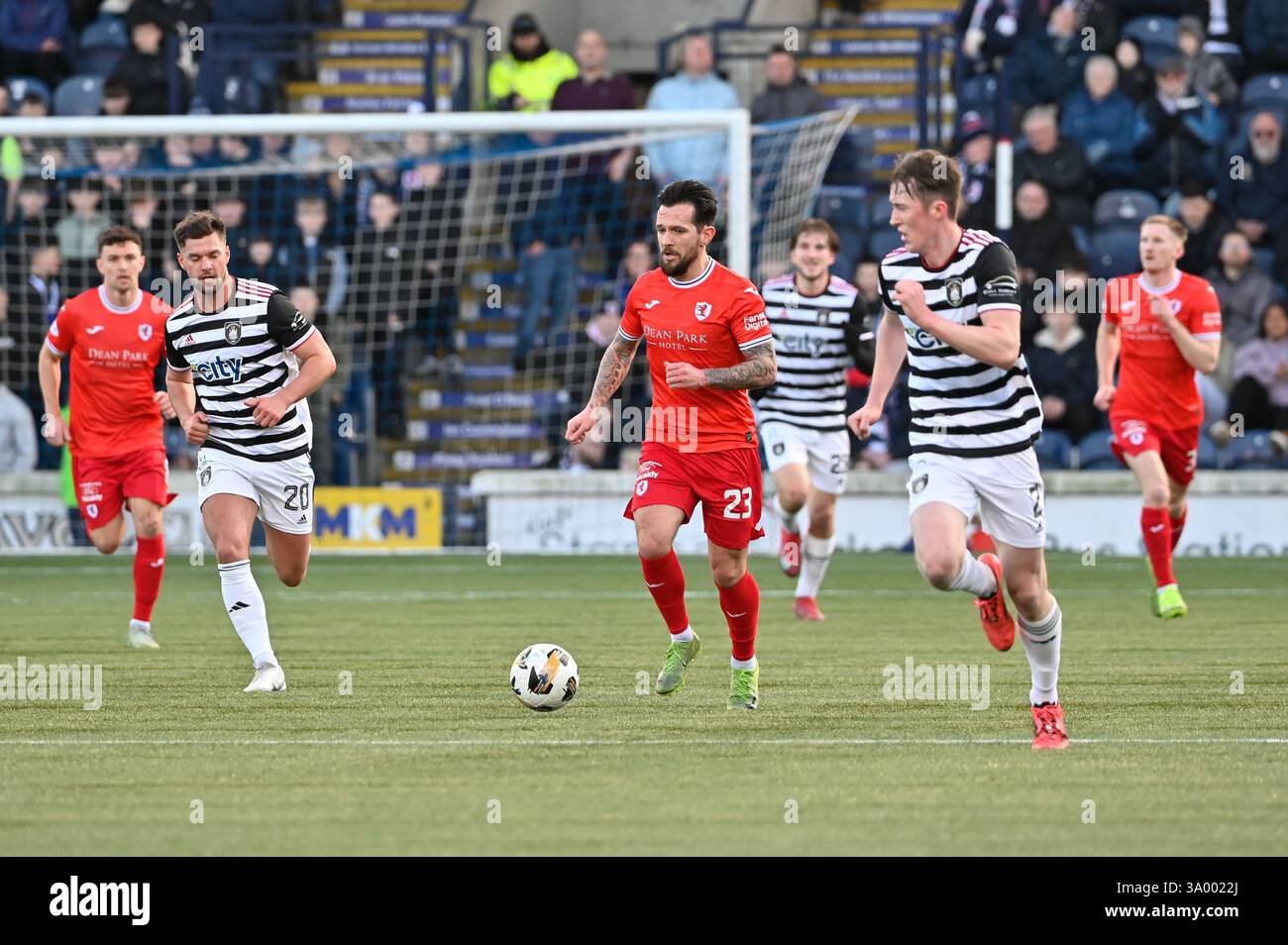 Dylan Easton of Raith Rovers in possession Stock Photo - Alamy