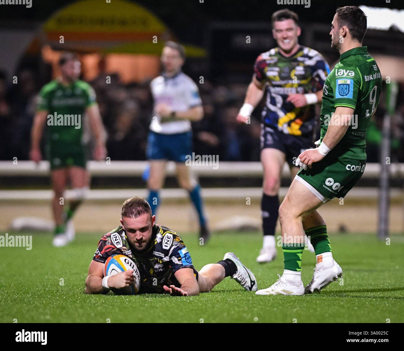 Galway, Ireland. 1st March, 2025. Benetton's Andy Uren scores a try ...