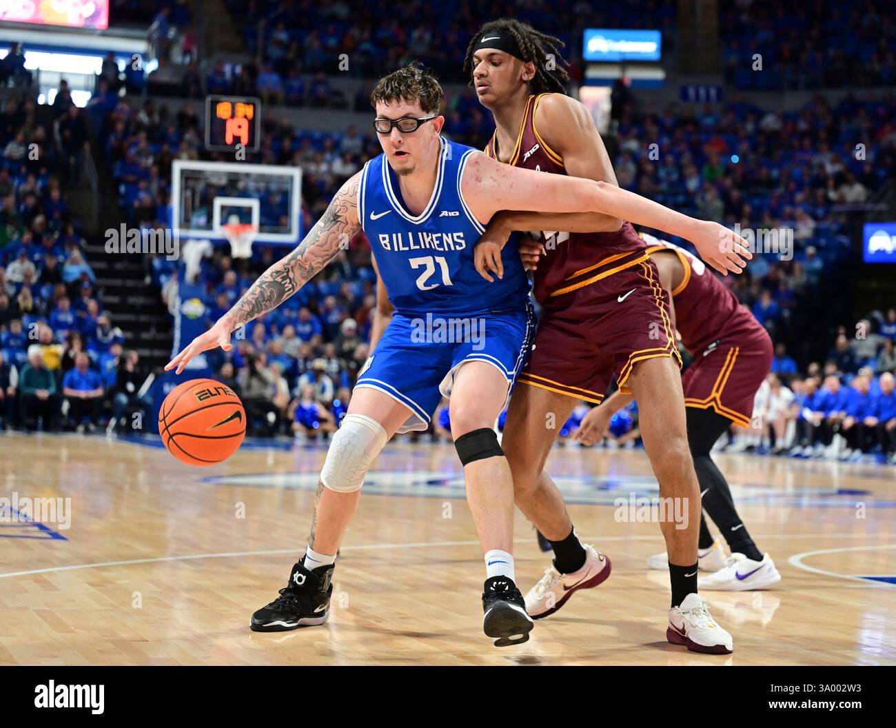 ST. LOUIS, MO - MARCH 01: Saint Louis center Robbie Avila (21) drives ...