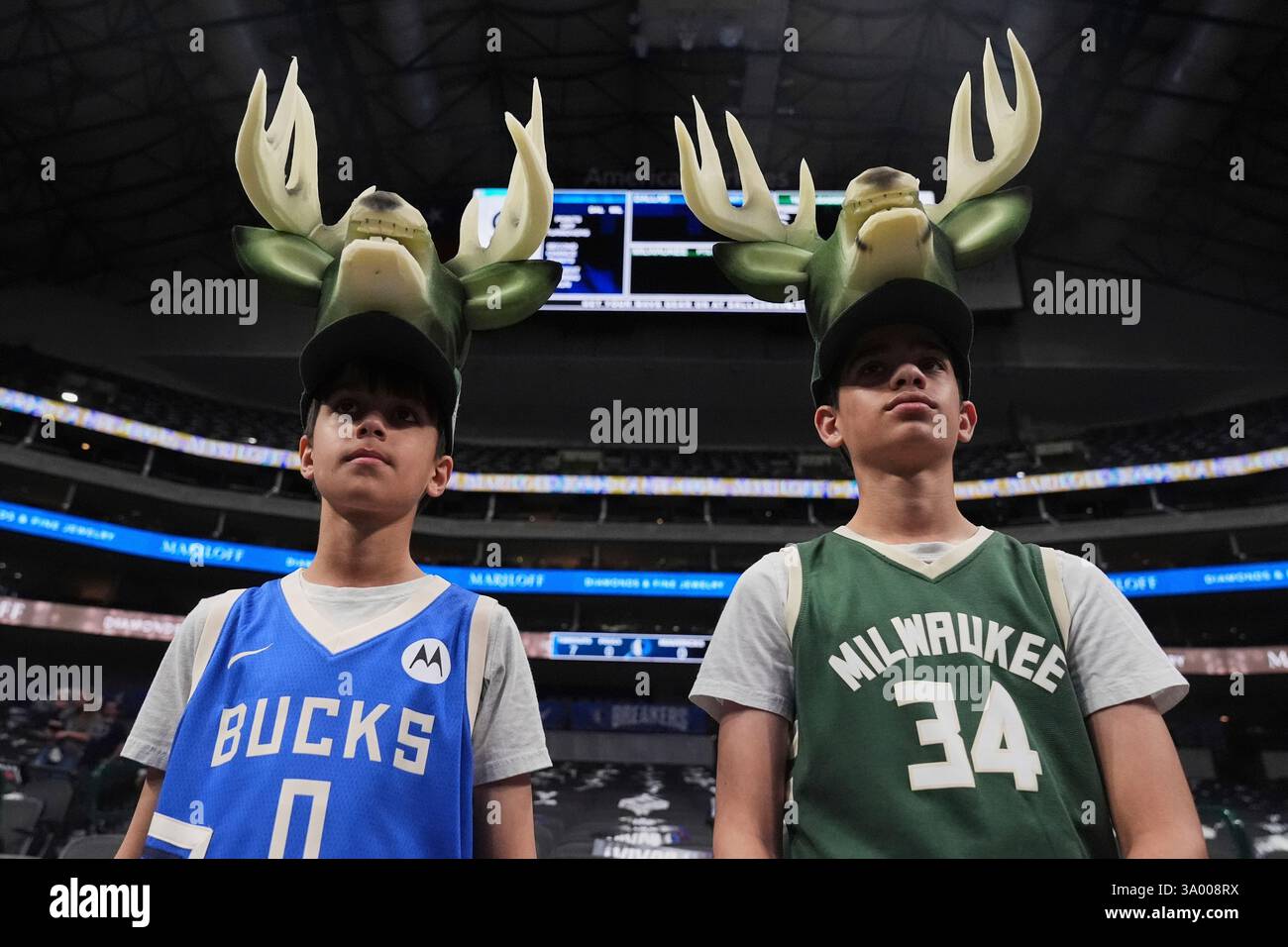 Milwaukee Bucks fans Mihir Patterson, left, and his brother Ariv ...