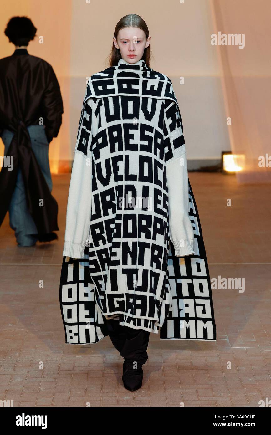 Milan, Italien. 01st Mar, 2025. MSGM Autumn-Winter 2025 runway during Milan Fashion Week on ...