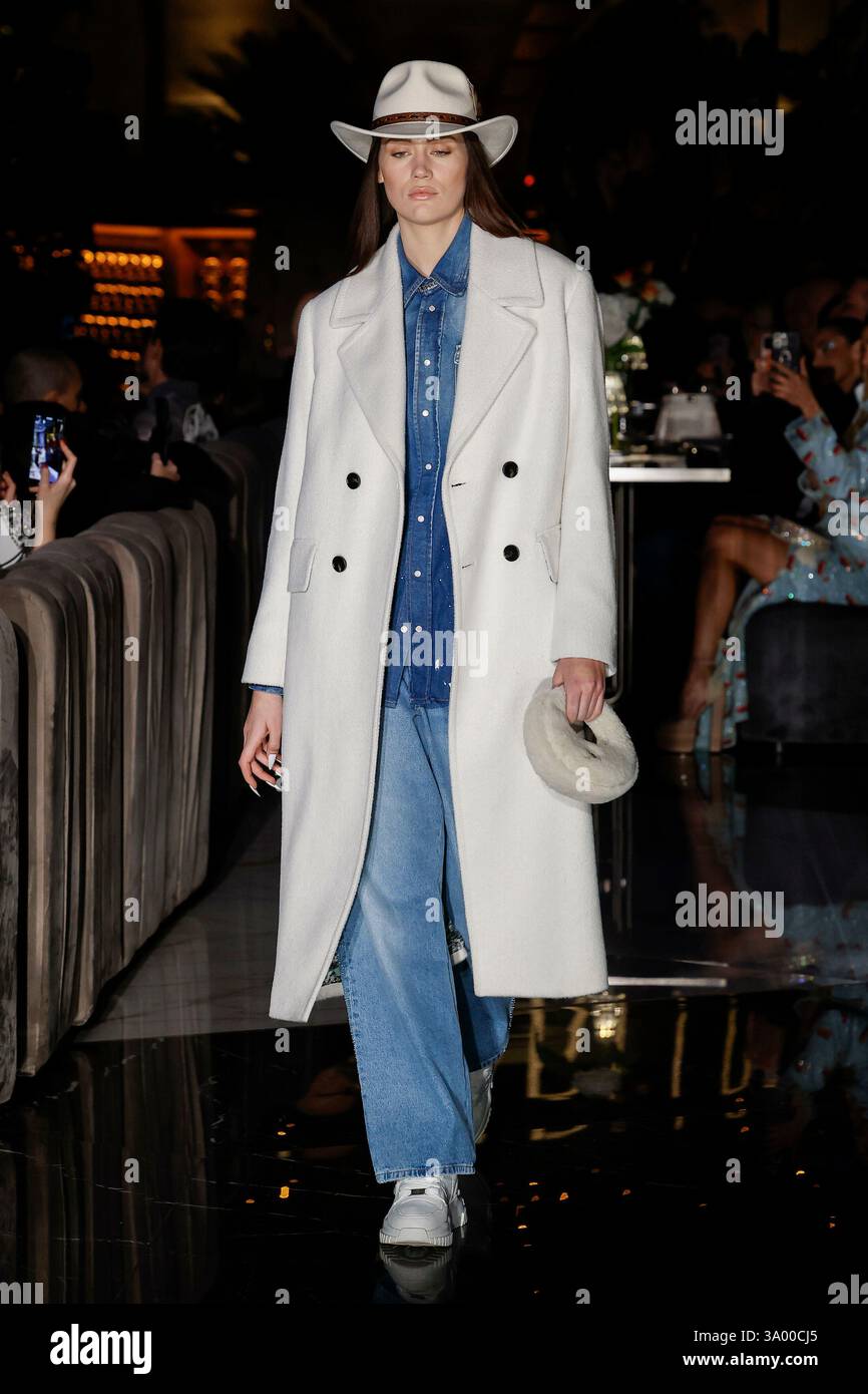 Milan, Italien. 01st Mar, 2025. PHILIPP PLEIN Autumn-Winter 2025 runway ...