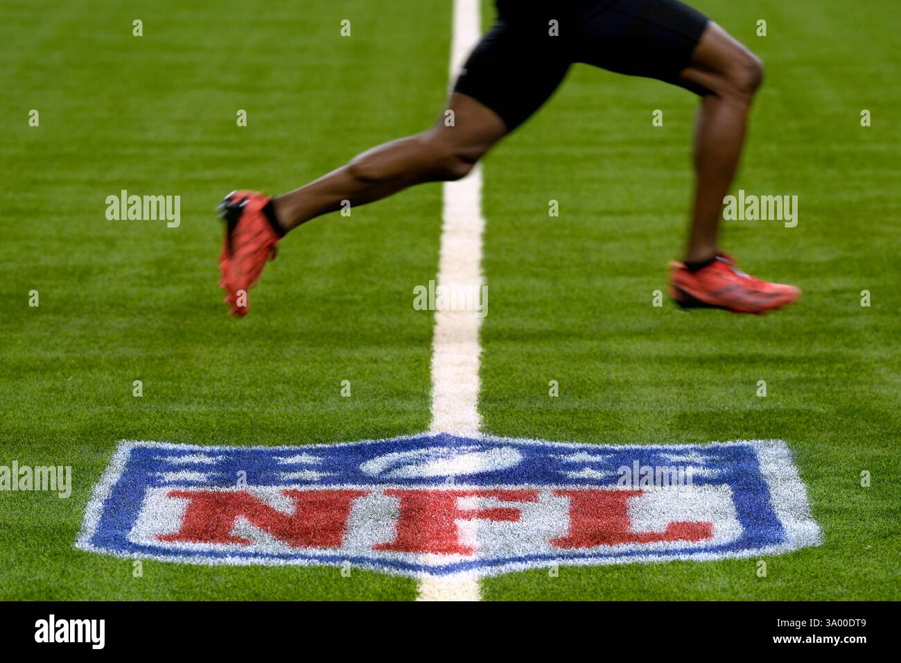 Colorado wide receiver LaJohntay Wester participates in a drill at the ...