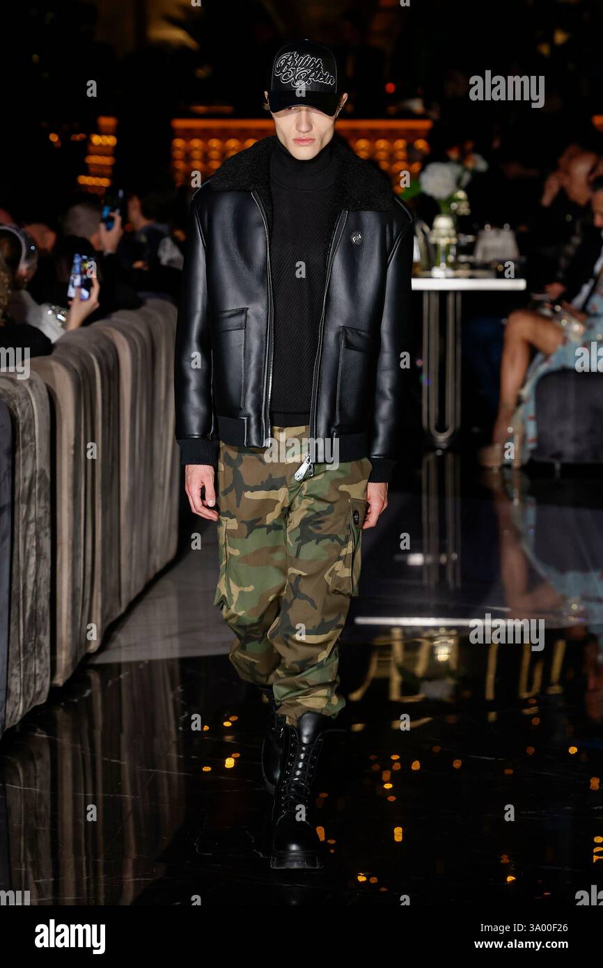 Milan, Italien. 01st Mar, 2025. PHILIPP PLEIN Autumn-Winter 2025 runway ...