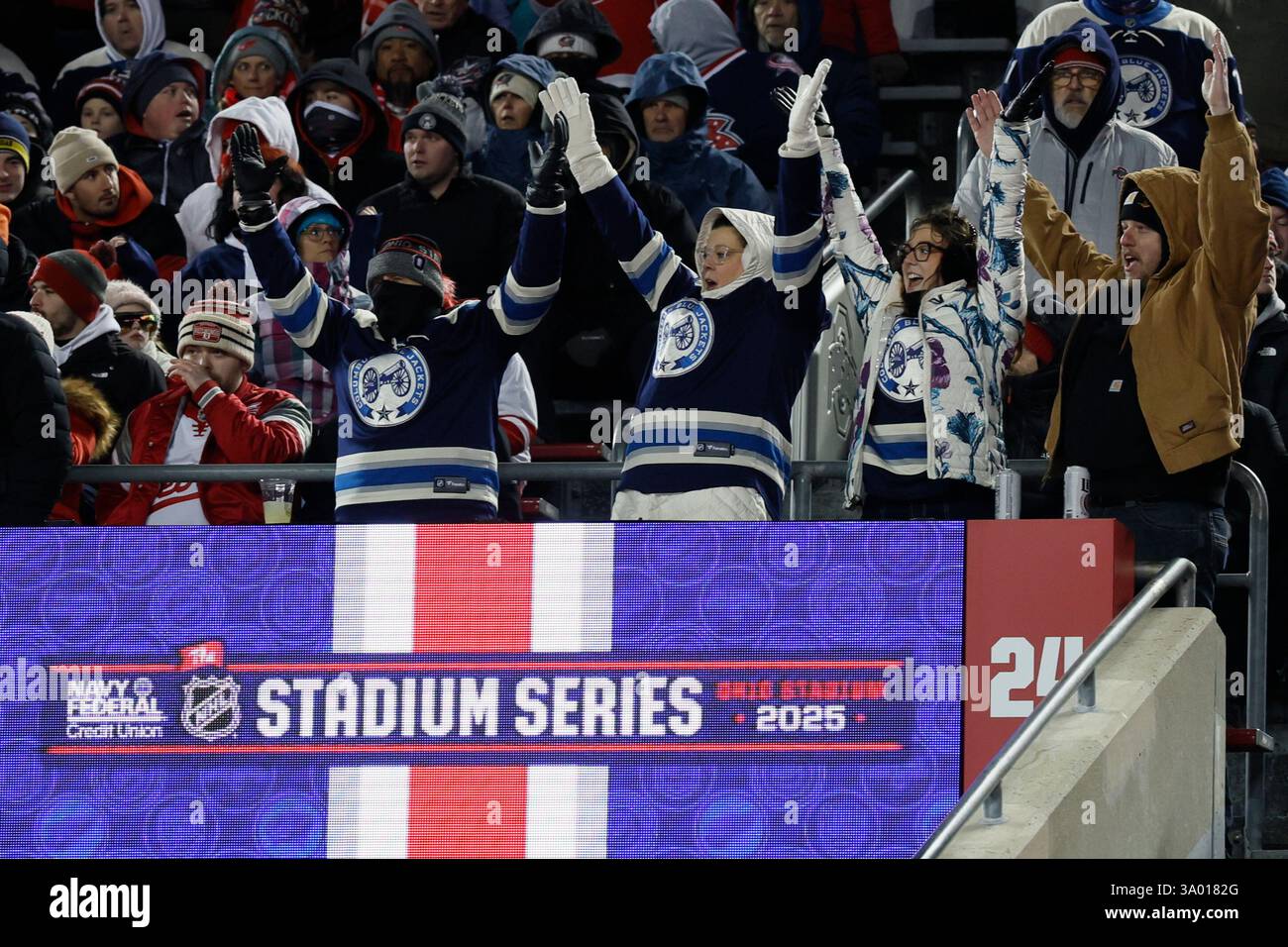 Fans celebrate the Columbus Blue Jackets' win over the Detroit Red ...