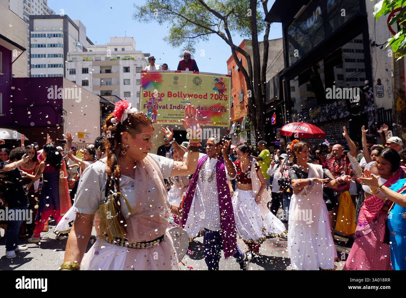 Bloco bollywood hi-res stock photography and images - Alamy