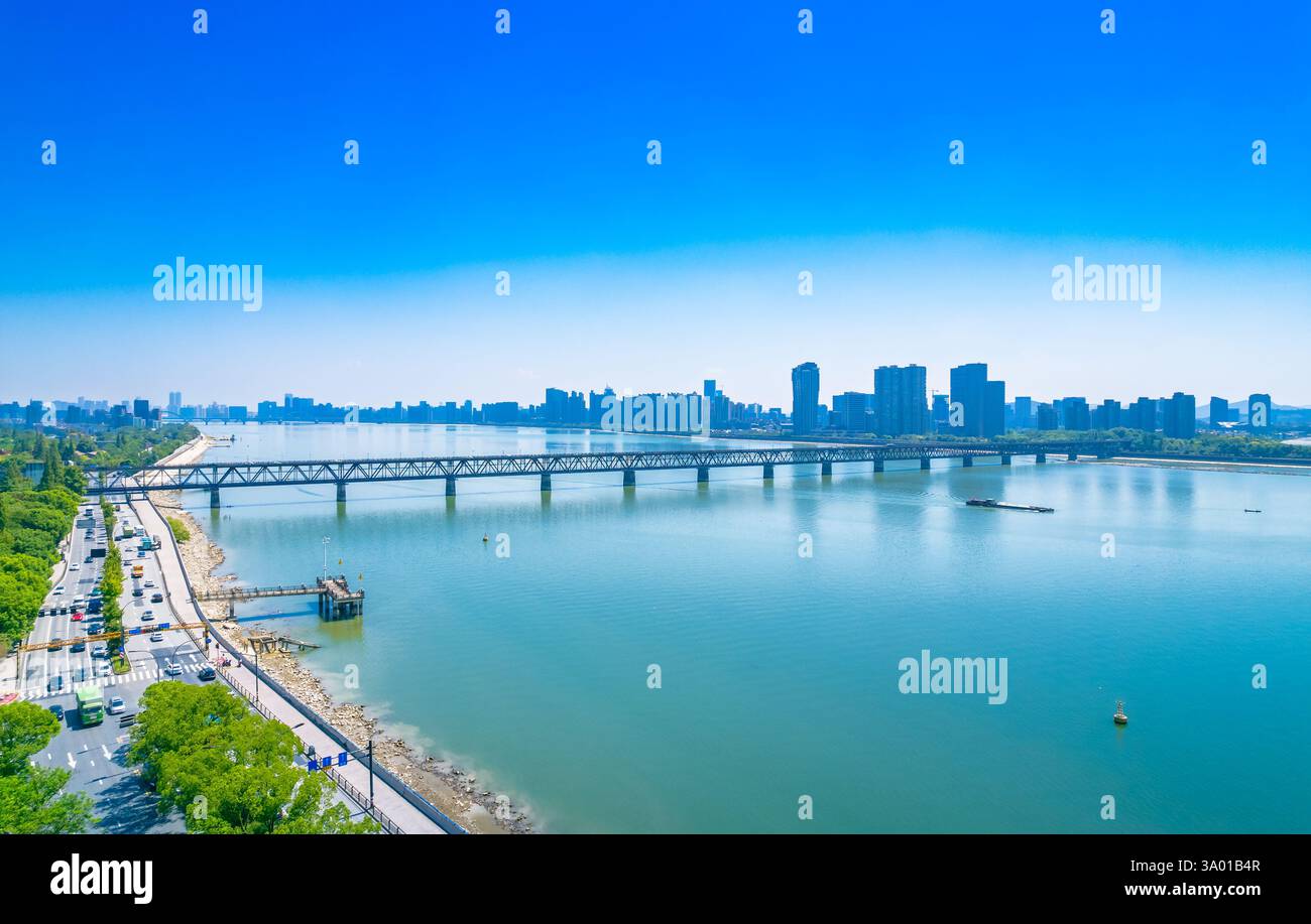 Qiantang River Bridge, Hangzhou, Zhejiang, China Stock Photo - Alamy