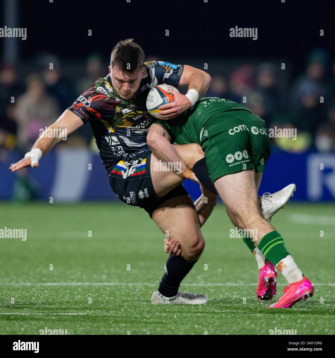 Matt Gallagher of Benetton with the ball during the United Rugby ...