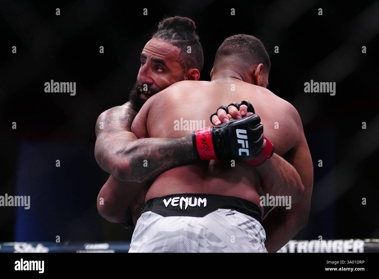 LAS VEGAS, NV - MARCH 1: Austen Lane and Mario Pinto meet in the ...