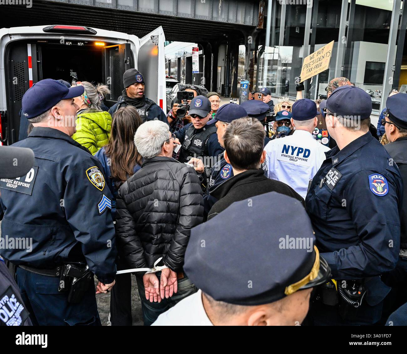 New York, USA. 01st Mar, 2025. NYPD officers arrest protestors for ...