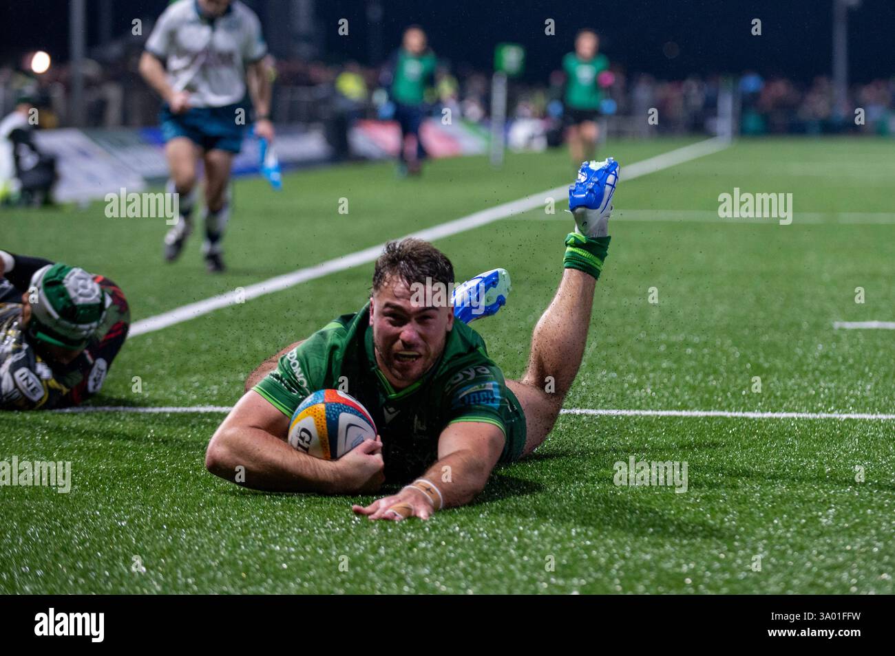 Galway, Ireland. 02nd Mar, 2025. Shayne Bolton of Connacht scores a try ...
