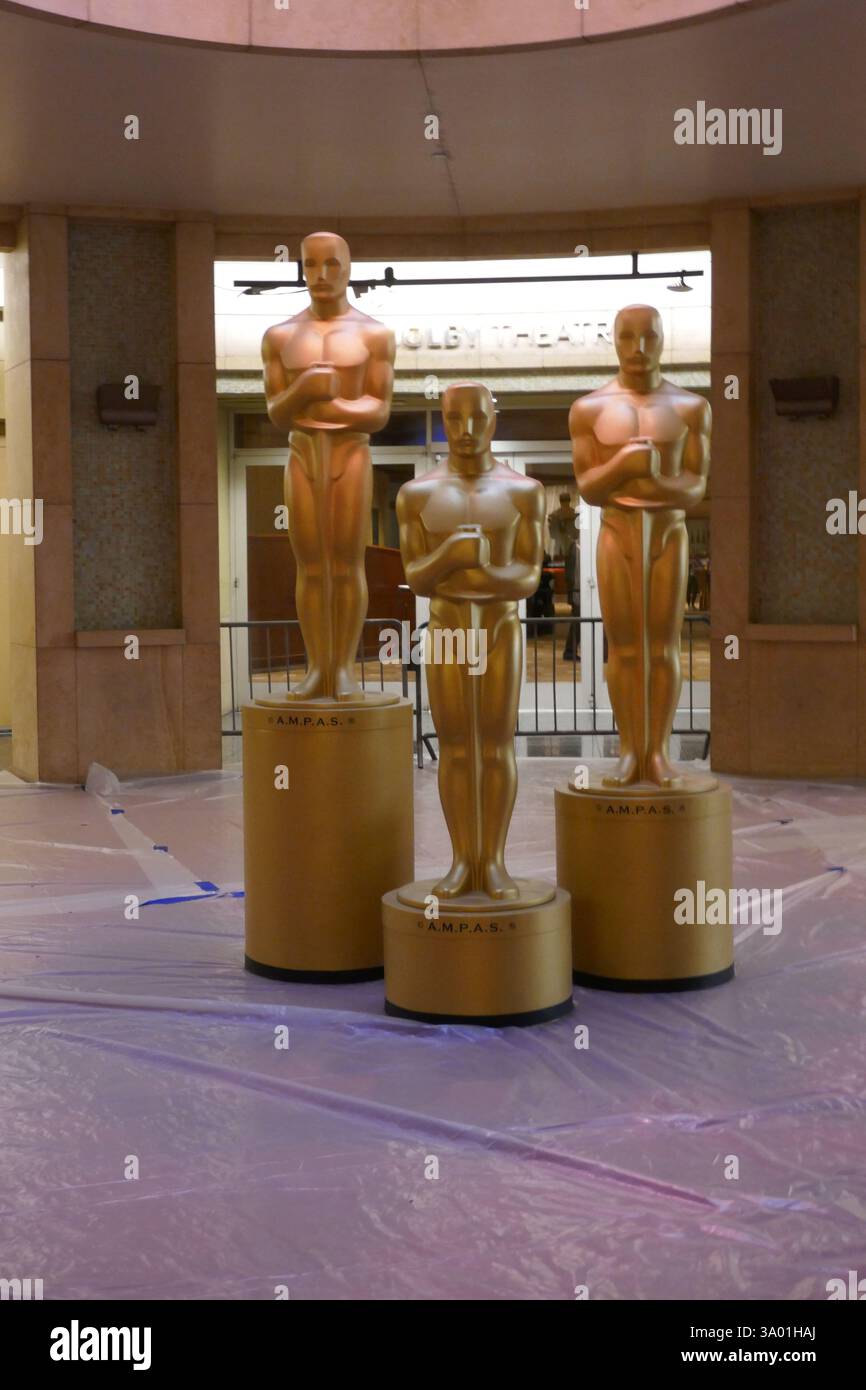 Hollywood, California, USA 1st March 2025 Oscars Statues at Entrance of ...