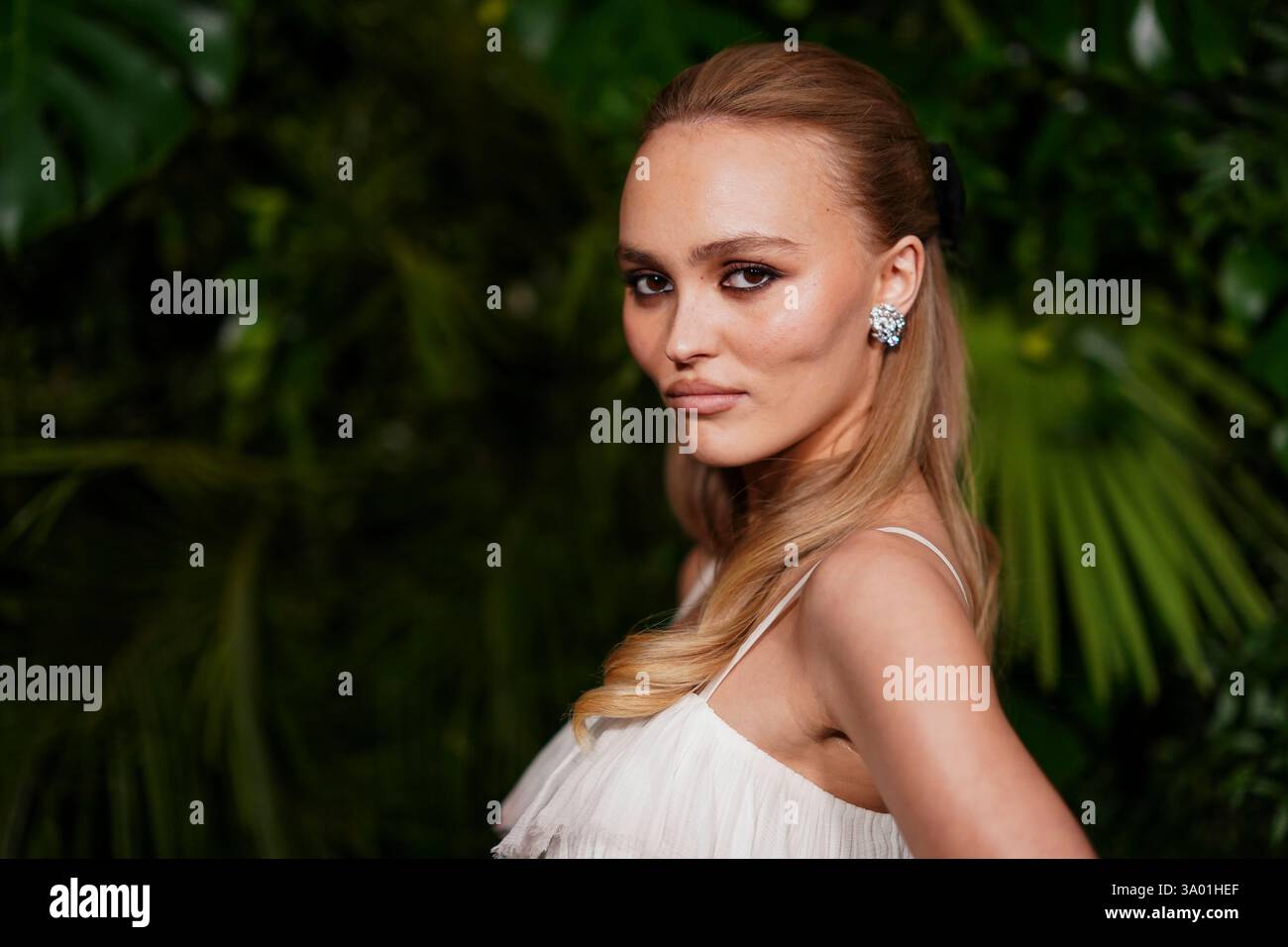 Lily-Rose Depp arrives at Chanel's 16th Annual Pre-Oscar Awards Dinner ...