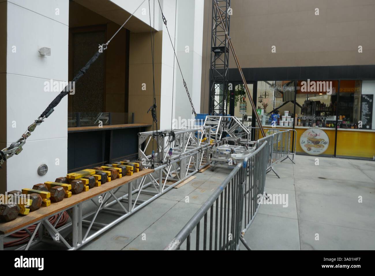Hollywood, California, USA 1st March 2025 97th Oscars Setup on ...
