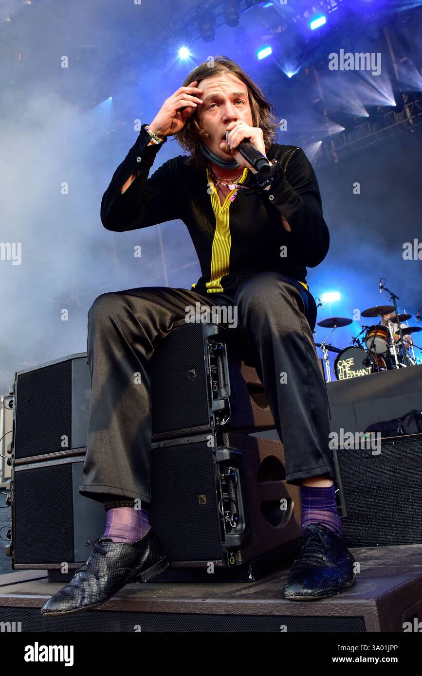 Matt Shultz of Cage the Elephant on stage Stock Photo - Alamy