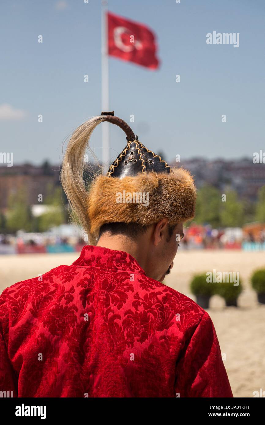 Man wearing traditional turkish hat in the view Stock Photo - Alamy