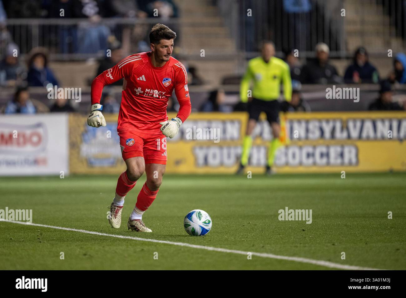 CHESTER, PA - MARCH 01: FC Cincinnati goalkeeper Roman Celentano #18 ...