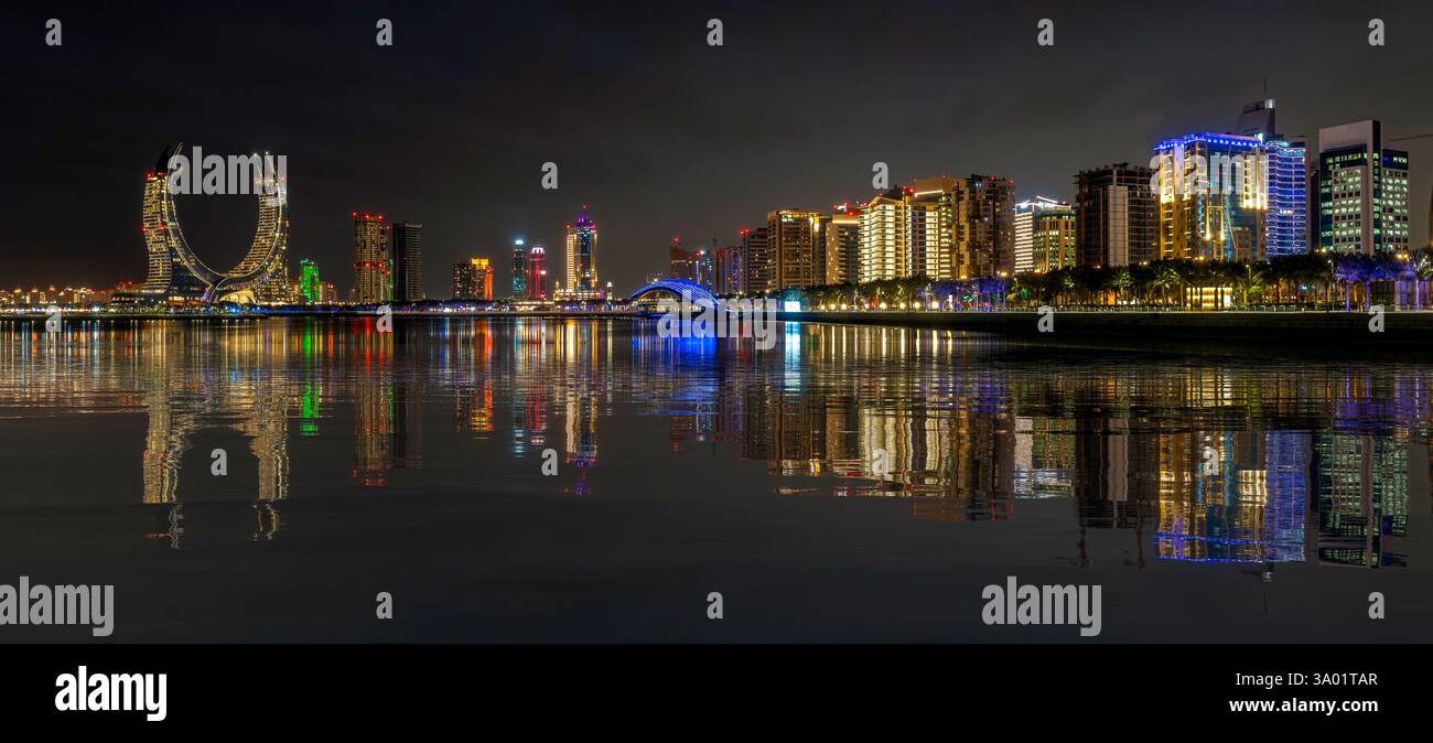 Stunning night view city skyline hi-res stock photography and images ...