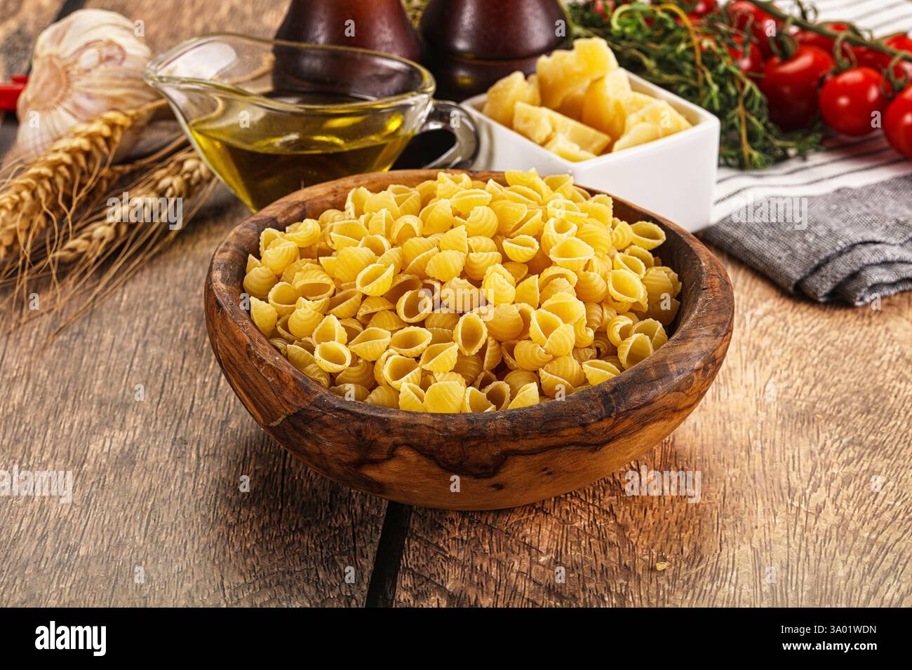 Italian cuisine - dry conchiglie shell pasta Stock Photo - Alamy