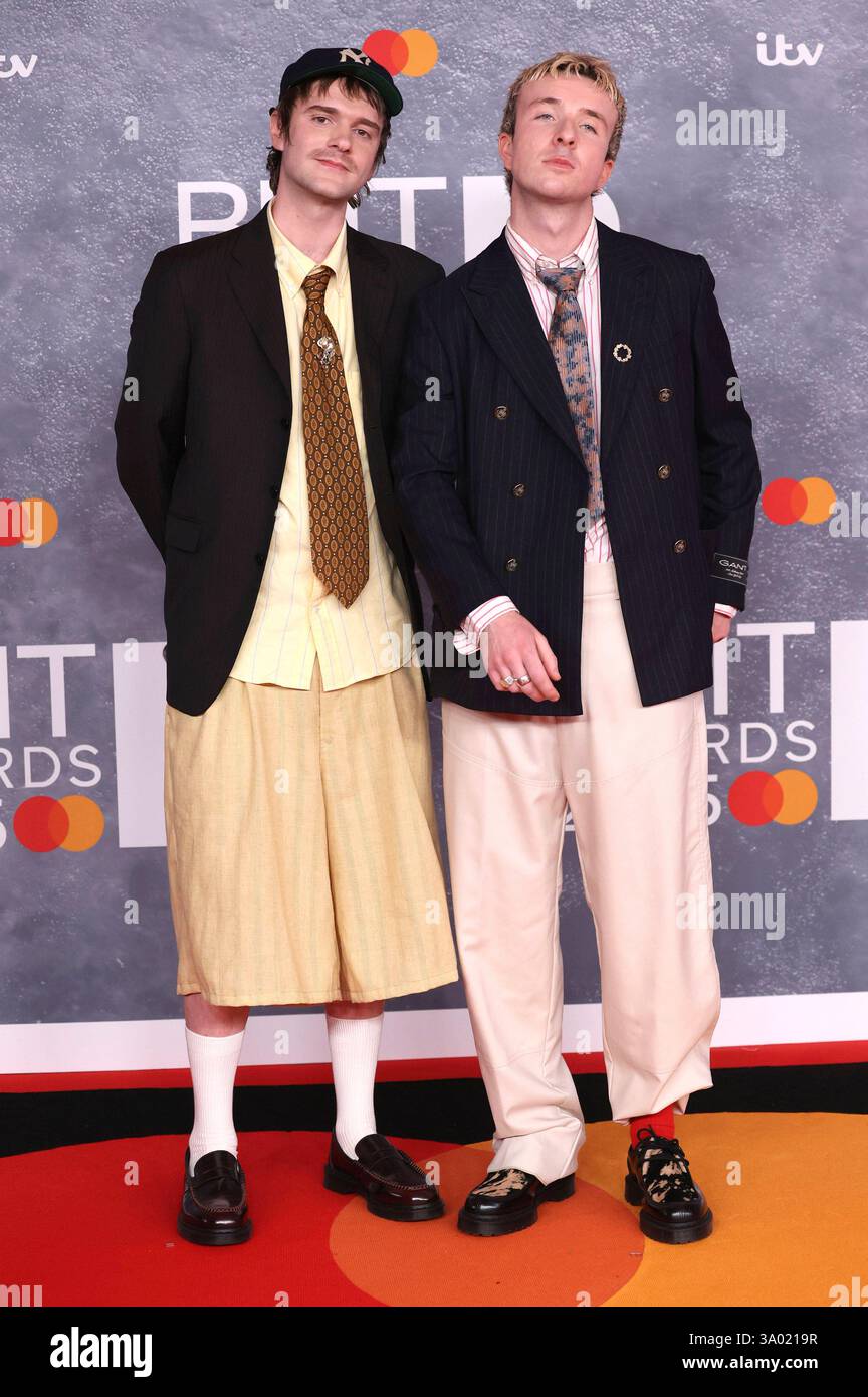 Scott Verrill und Oli Fox von Good Neighbours bei der Verleihung der 45 ...