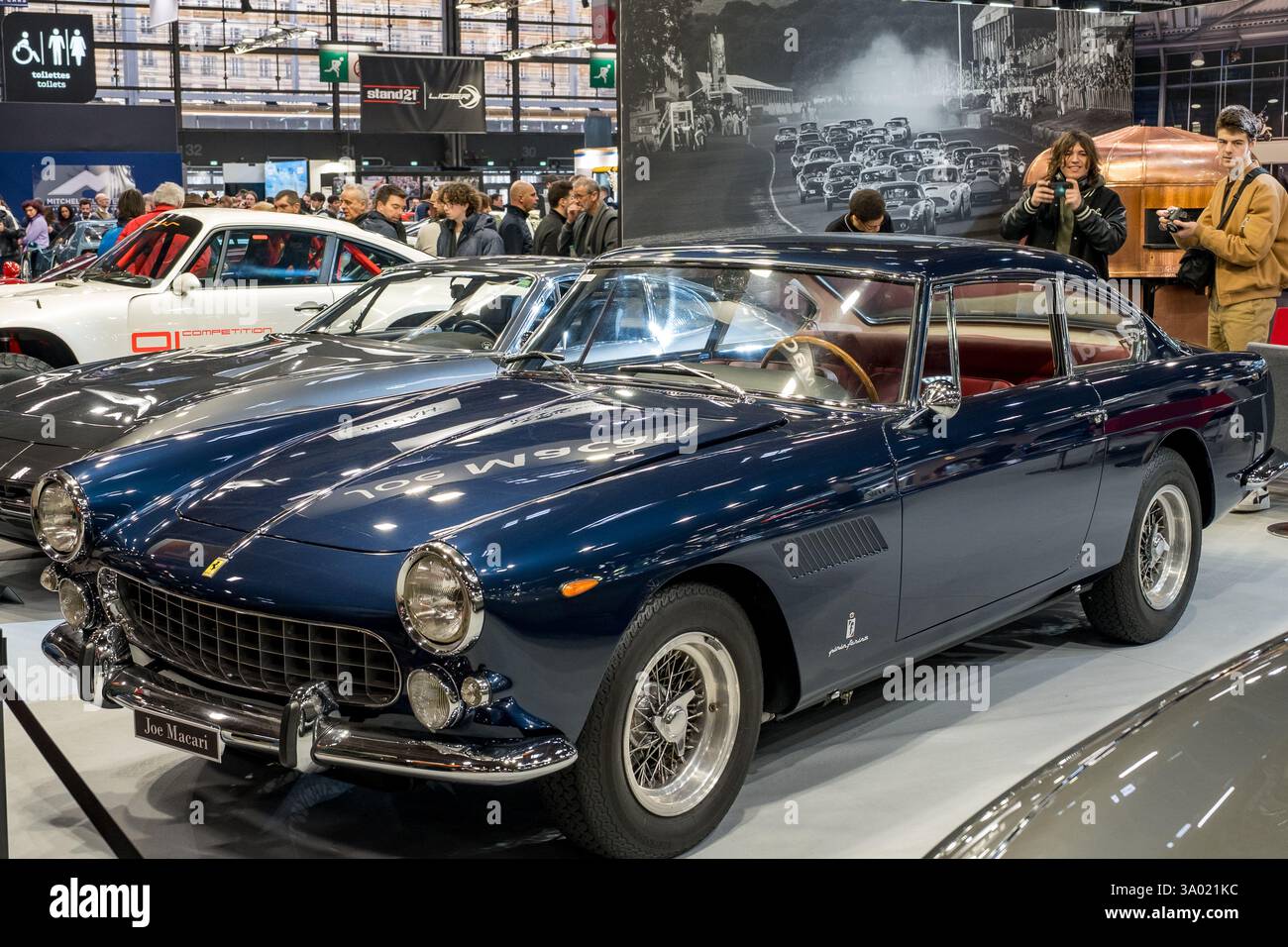 Classic car enthusiasts gather at auto show to admire stunning vintage ...