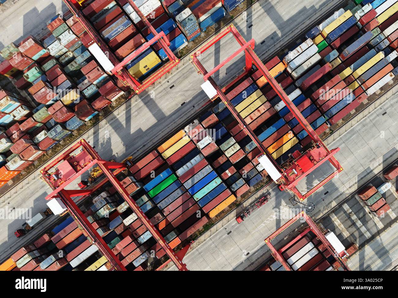 HANGZHOU, CHINA - MARCH 2, 2025 - Foreign trade containers are stacked ...