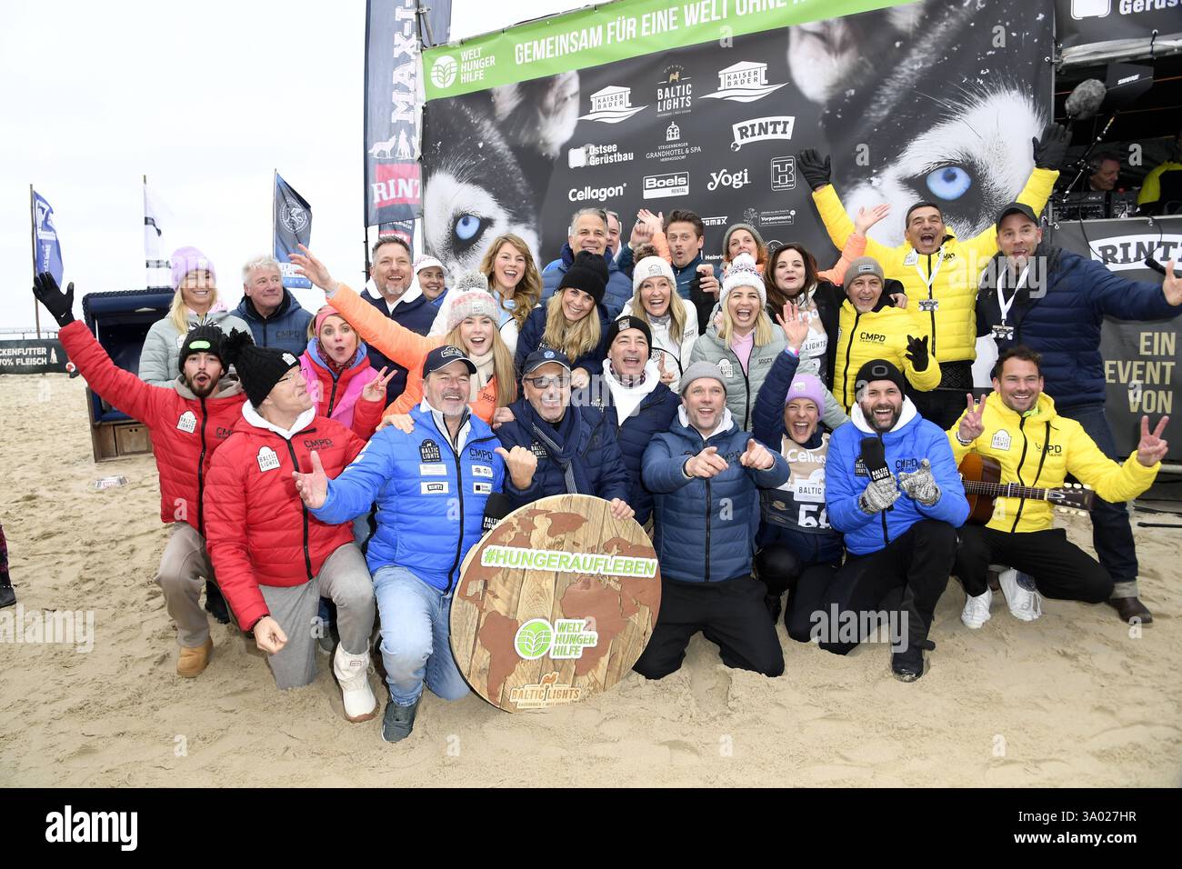 Gruppenbilde der Teilnehmer u.a. Jörg Schüttauf, Luise Bähr, Erol ...