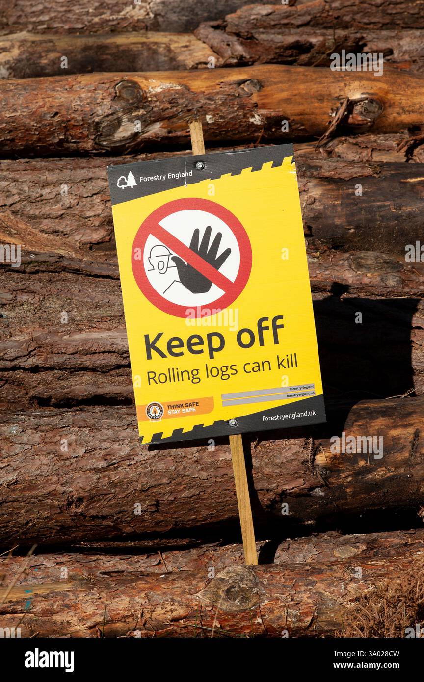 Rolling logs can kill sign hi-res stock photography and images - Alamy
