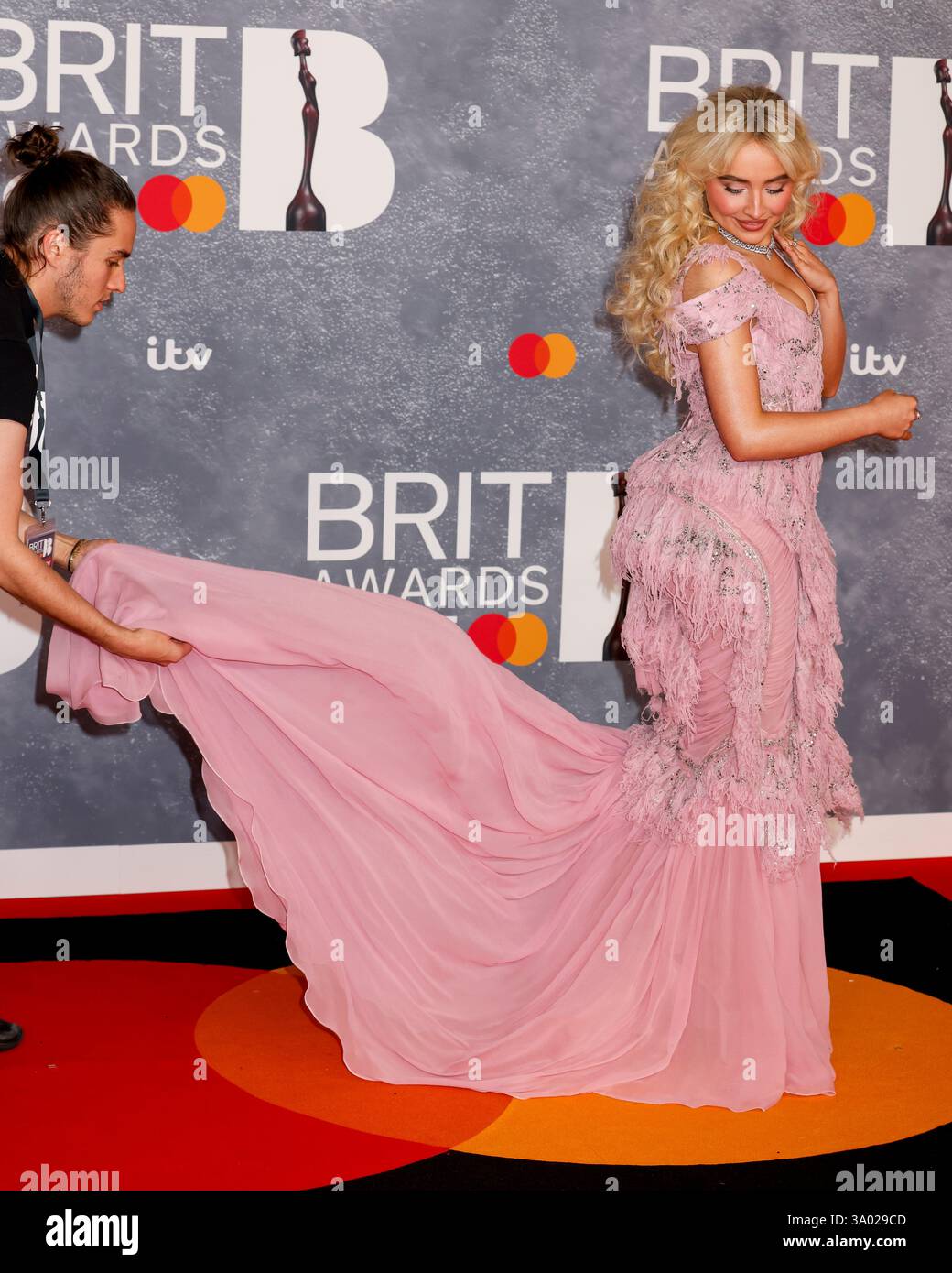 London, UK. 01st Mar, 2025. Sabrina Carpenter attends The BRIT Awards ...