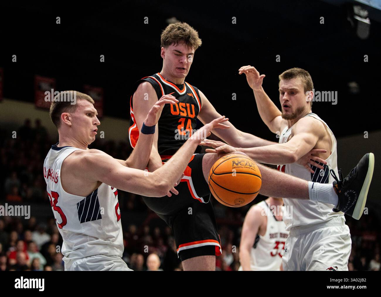 Moraga, USA. 01st Mar, 2025. March 01 2025 Moraga, CA U.S.A. Oregon ...