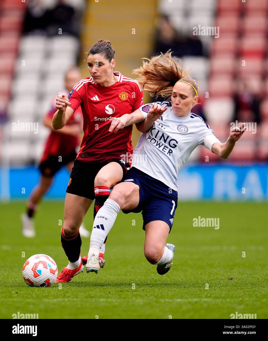 Manchester United's Dominique Janssen and Leicester City's Janice ...