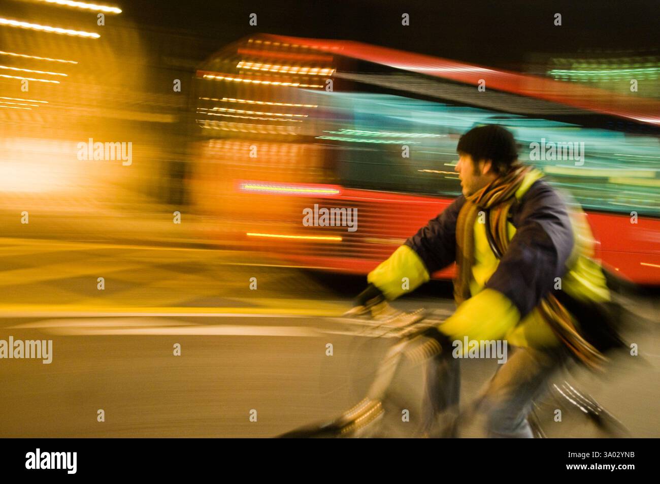 Nighttime urban scene red hi-res stock photography and images - Alamy