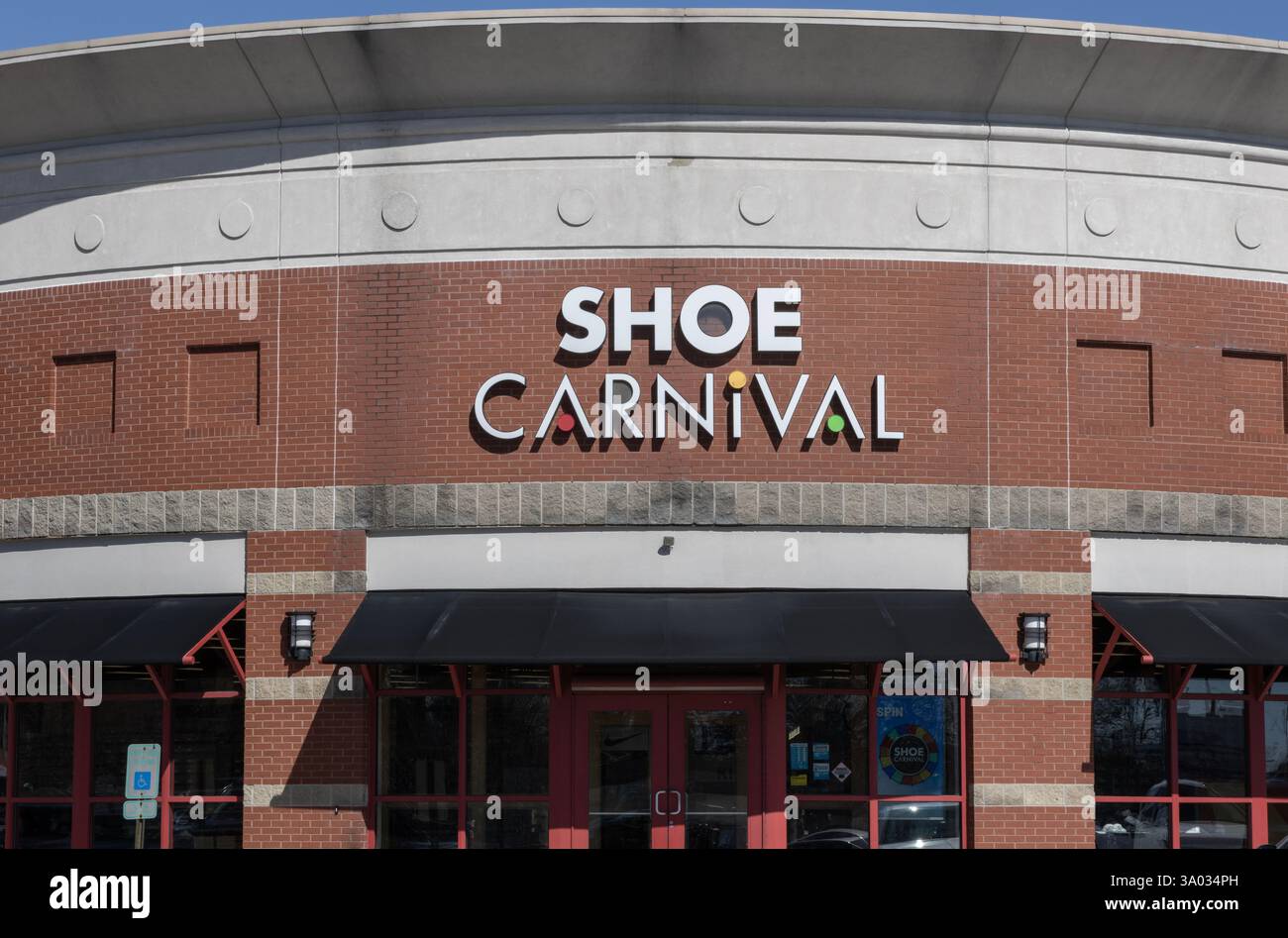 Indianapolis - February 28, 2025: Shoe Carnival retail strip mall ...