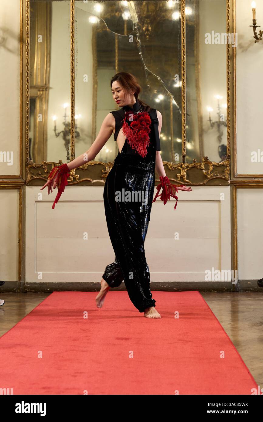 Milano Fashion Week - Women F/W 25-26 Hui fashion show Catwalk Milan ...