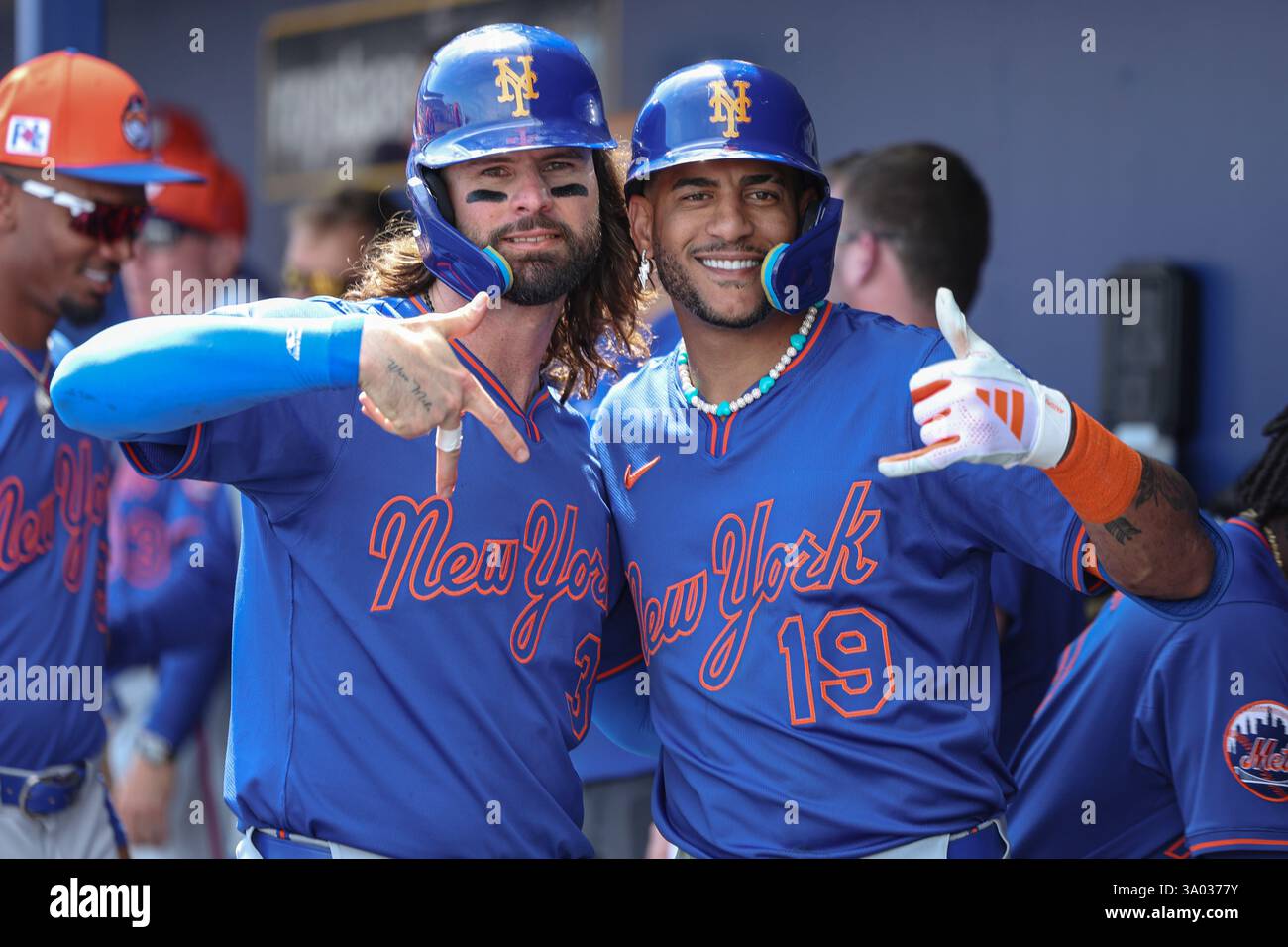 Siri image hi-res stock photography and images - Alamy