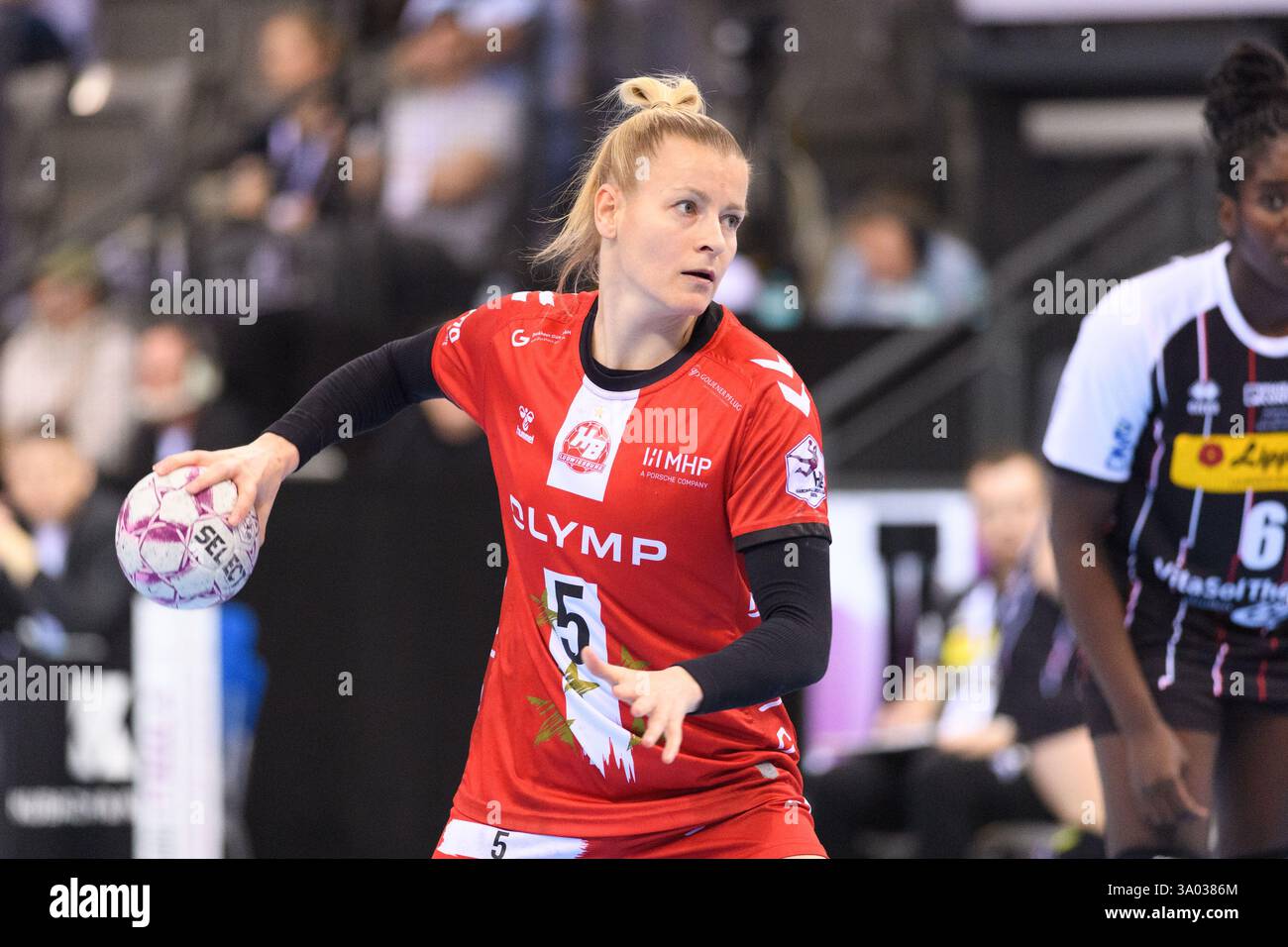 Antje Doell Döll (5 HB Ludwigsburg) taking on a penalty throw during ...
