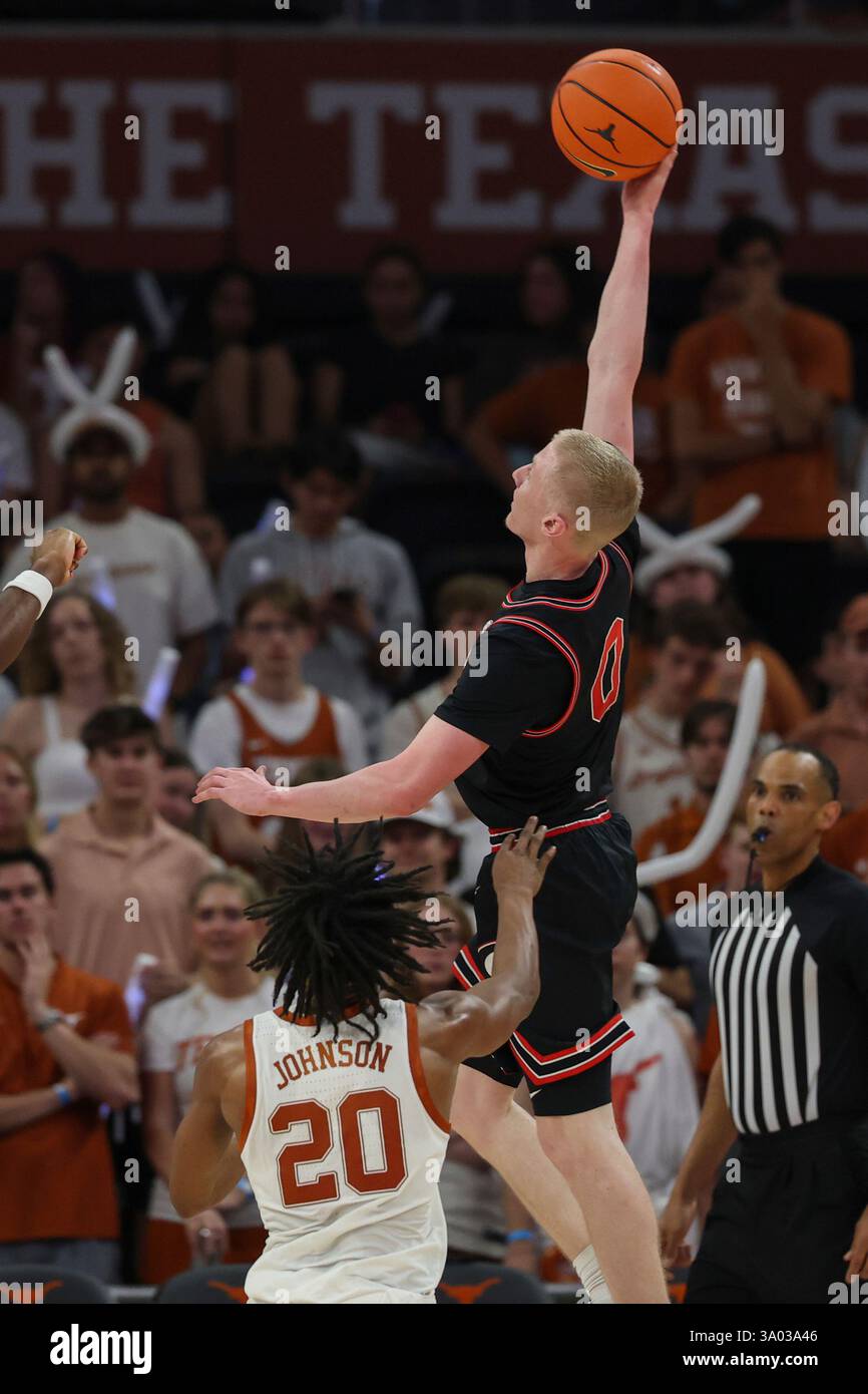 AUSTIN, TX - MARCH 01: Georgia Bulldogs guard Blue Cain (0) stretches ...